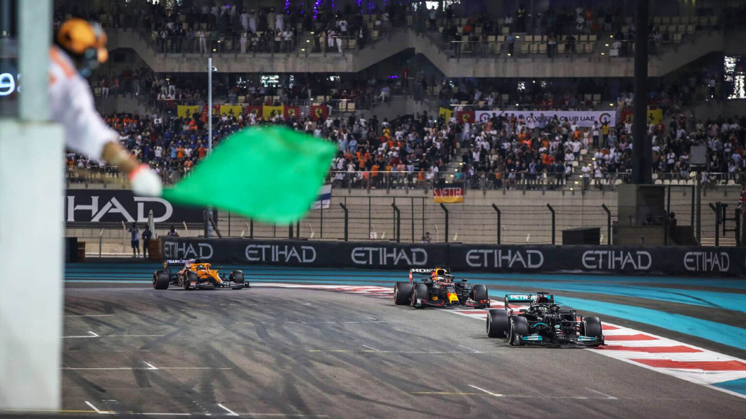 The Beginner’s Guide to F1 Flags | F1 Mavericks